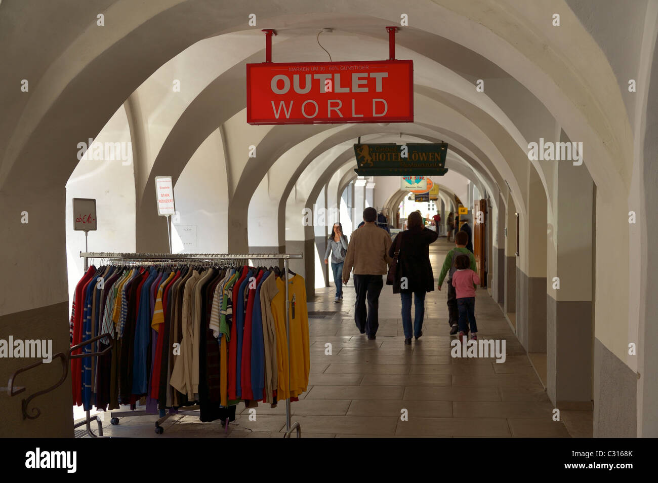 Outlet shopping sign horizontal hi-res stock photography and images - Alamy
