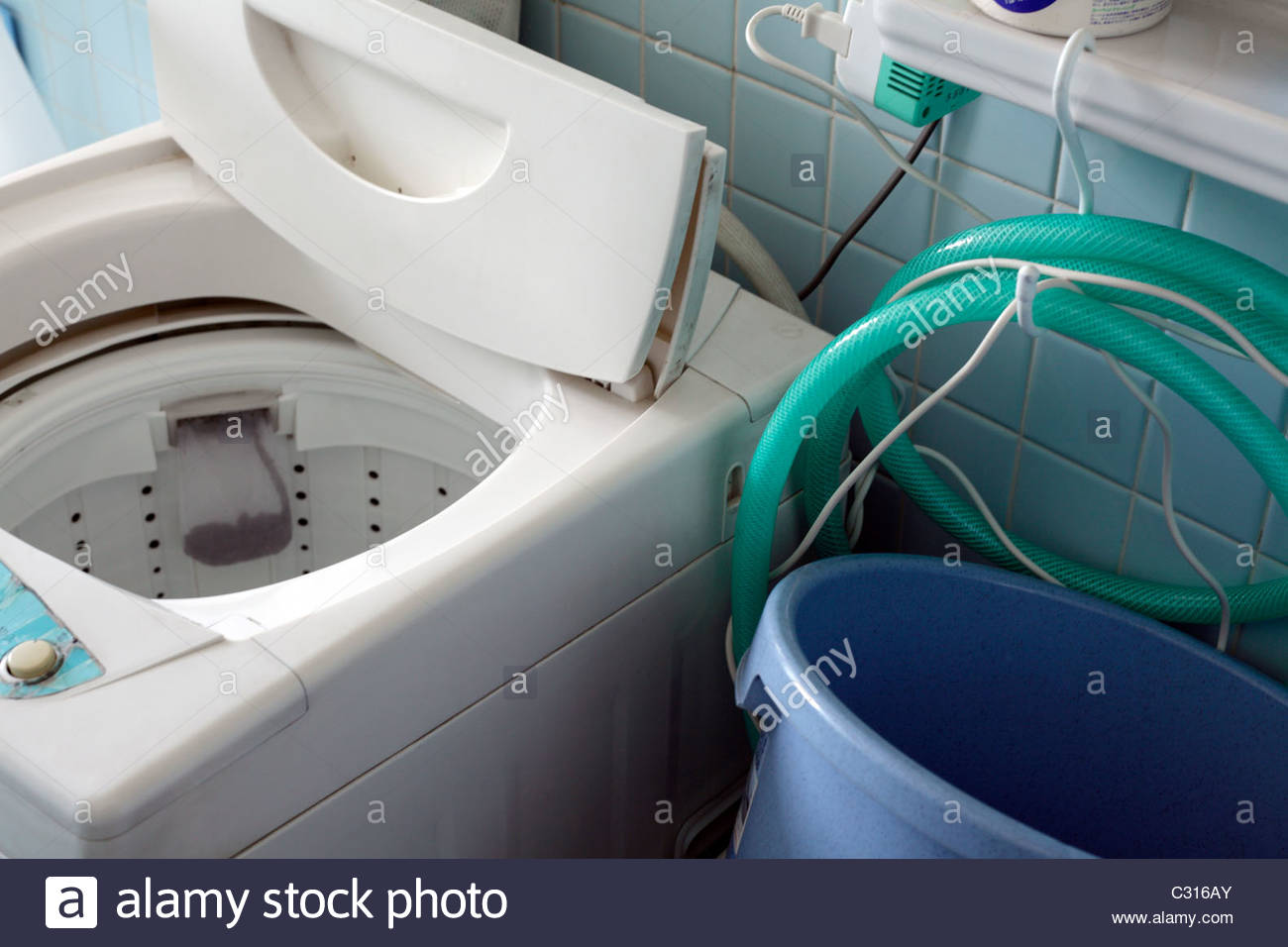 Old Fashioned Washing Machine Stock Photos & Old Fashioned Washing ...