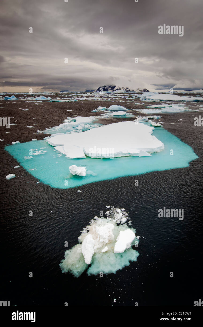 Iceberg below surface hi-res stock photography and images - Alamy Iceberg below surface hi-res stock photography and images - Alamy