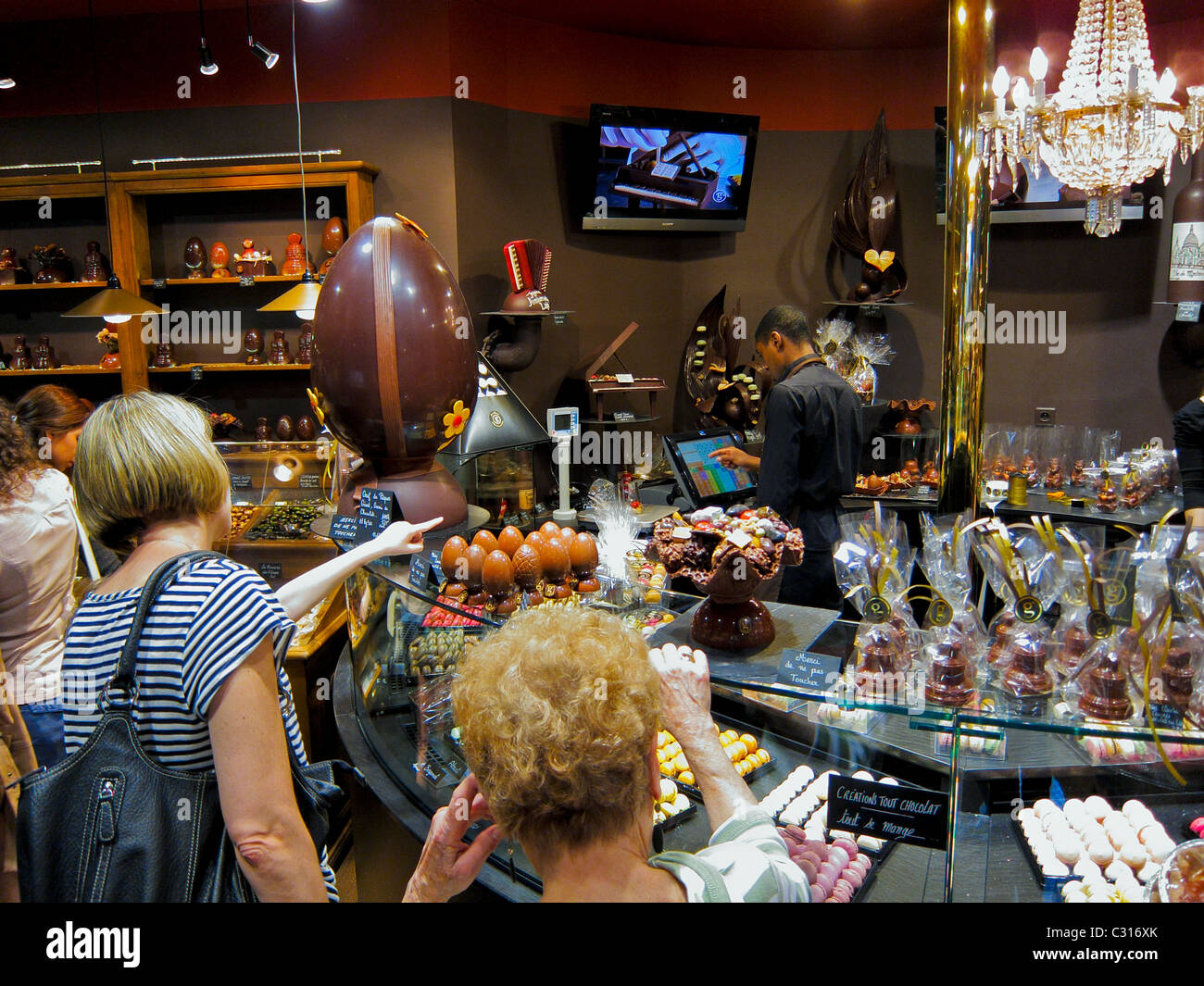 Patrick roger paris hi-res stock photography and images - Alamy