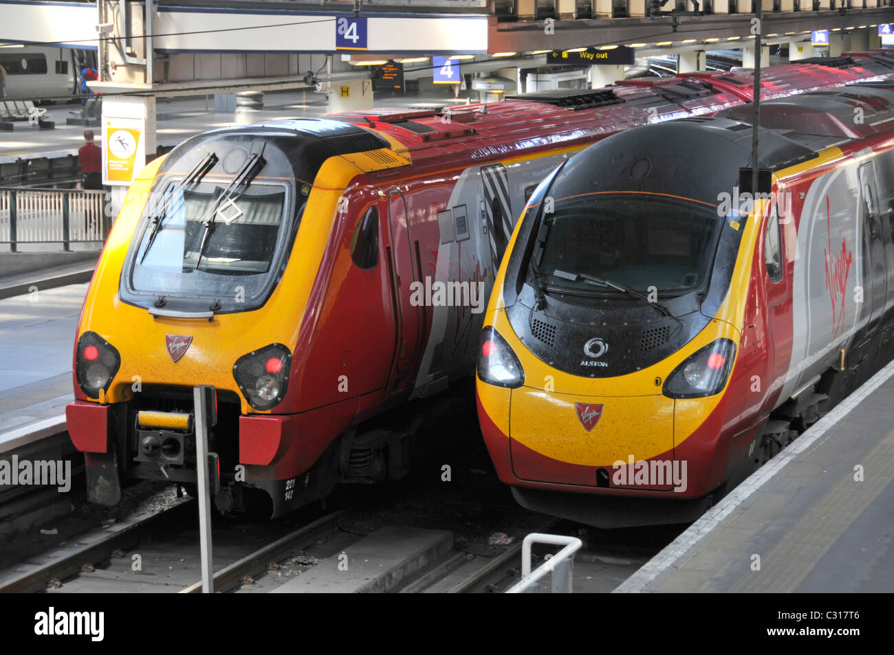 Intercity trains uk hi-res stock photography and images - Alamy