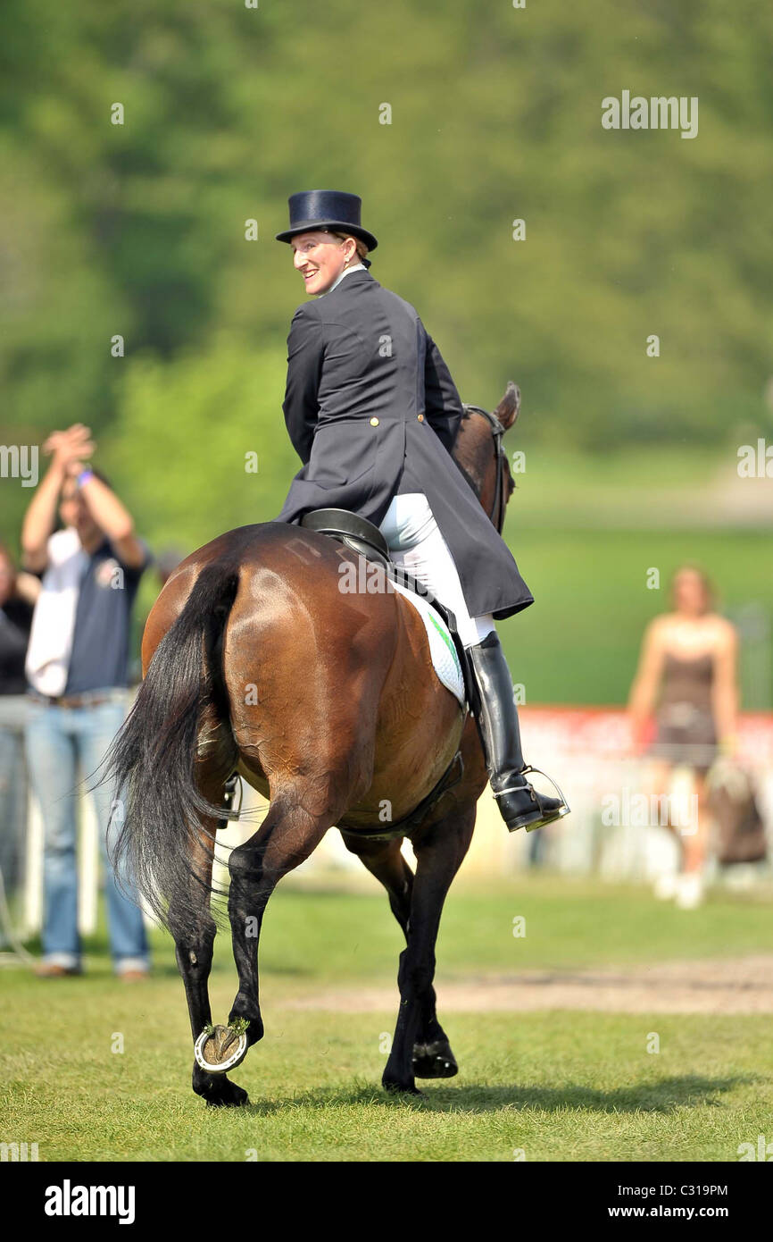 Ruth Edge riding TWO THYME. Mitsubishi Badminton Horse Trials. Dressage ...