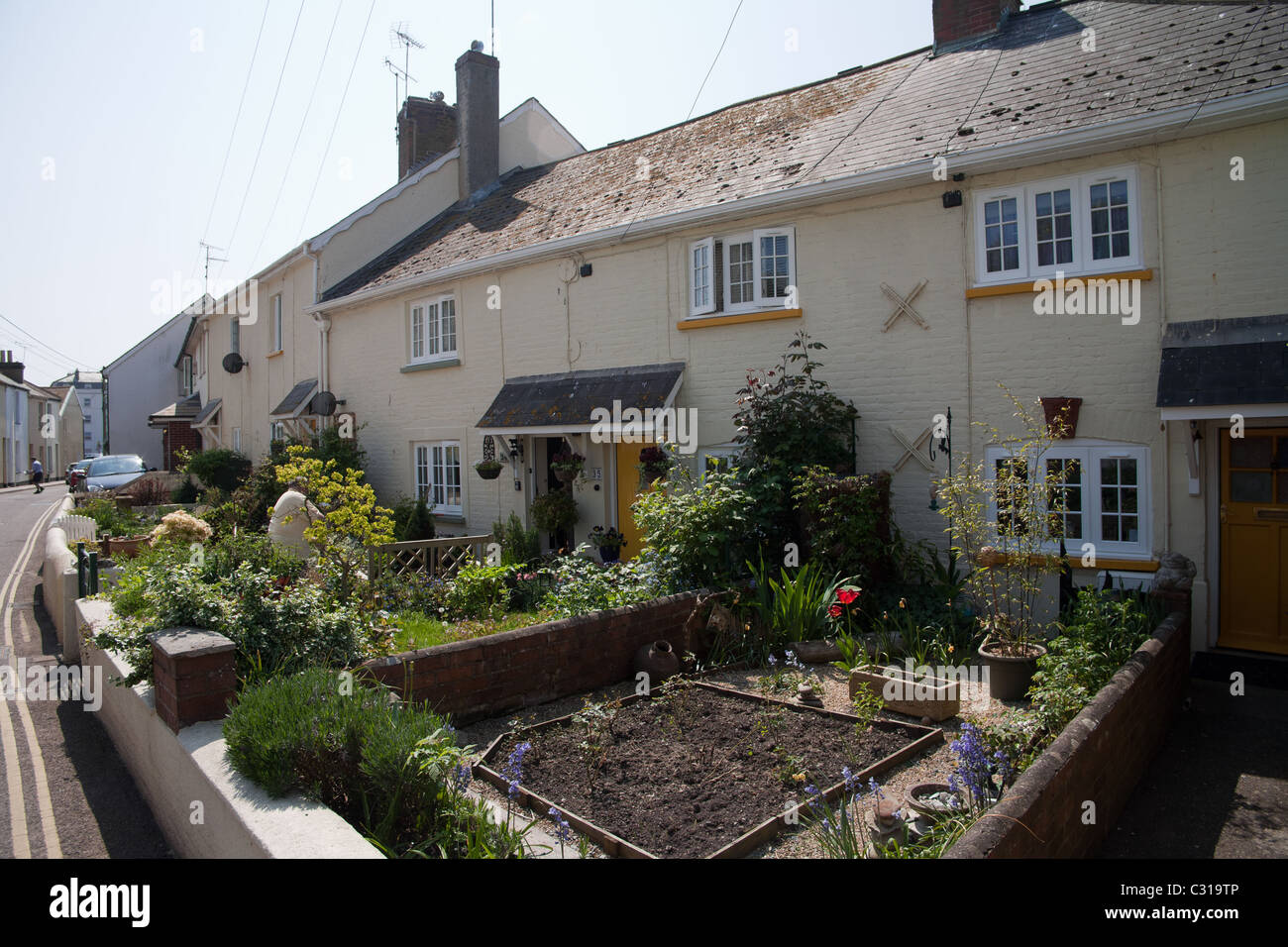 Old fashioned cottages hi-res stock photography and images - Alamy