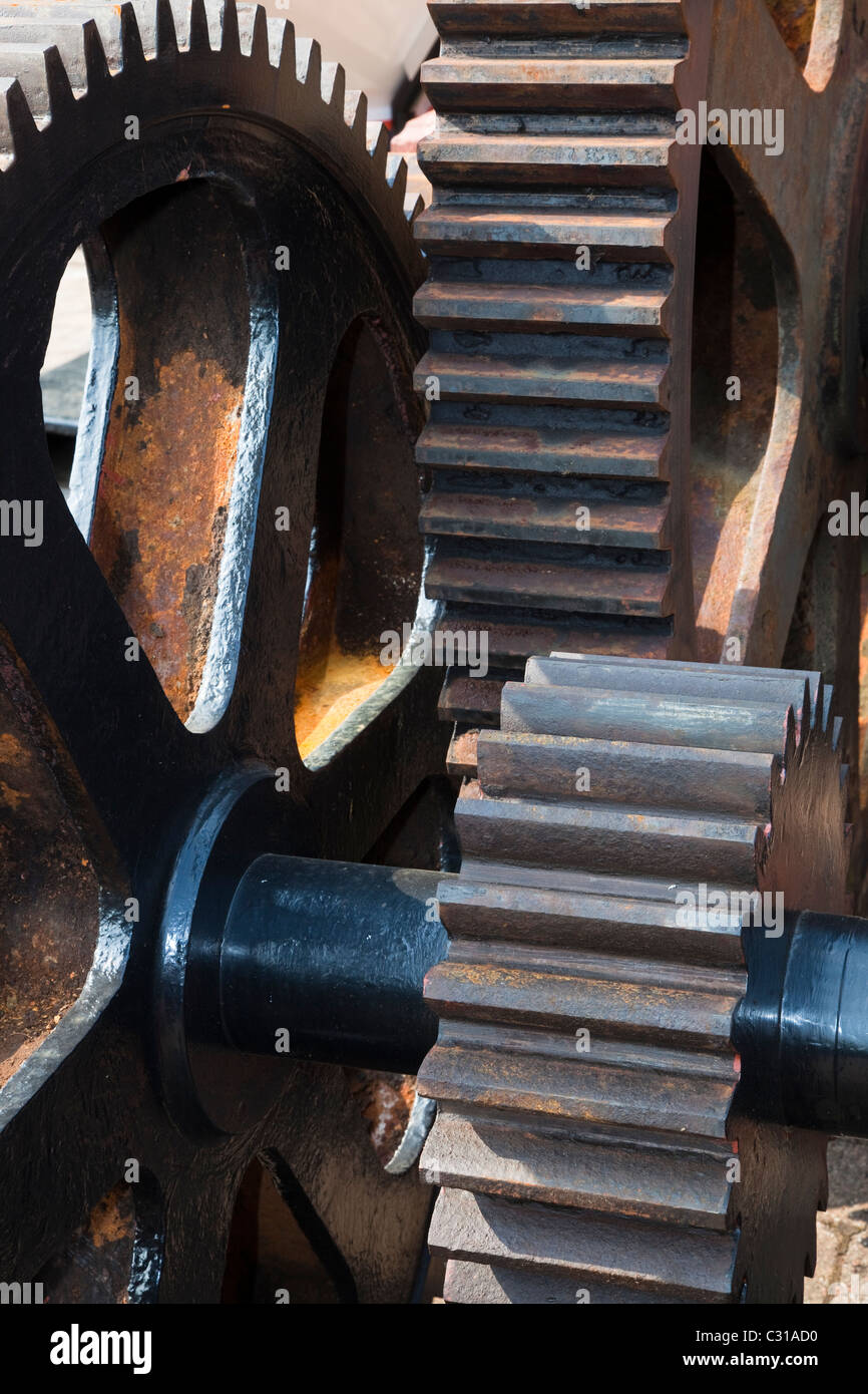 Engineering mechanics gearwheel hi-res stock photography and images - Alamy