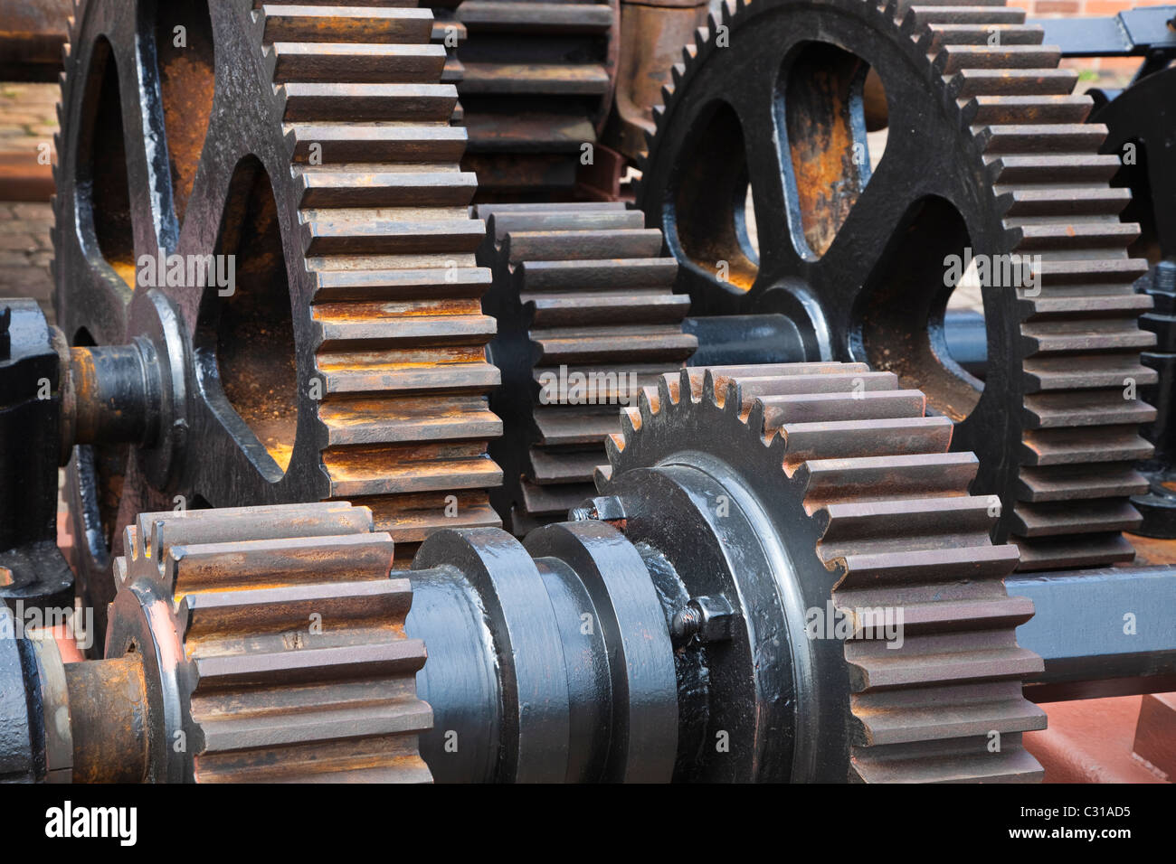 Cogs mechanics hi-res stock photography and images - Alamy