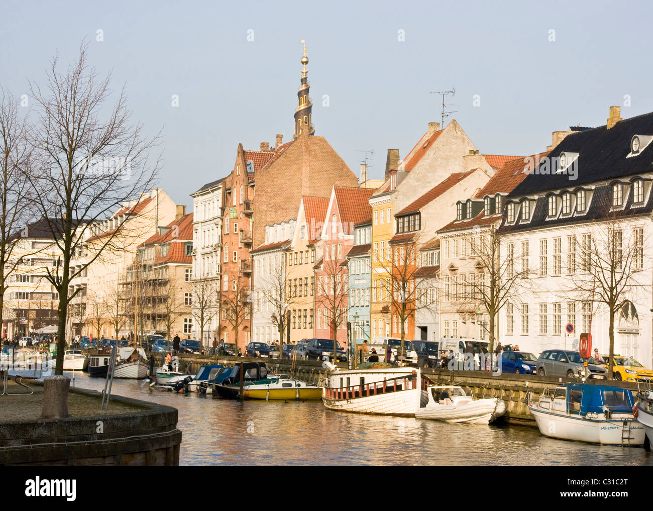 Waterside waterfront lifestyle along Christianshavn canal Copenhagen ...