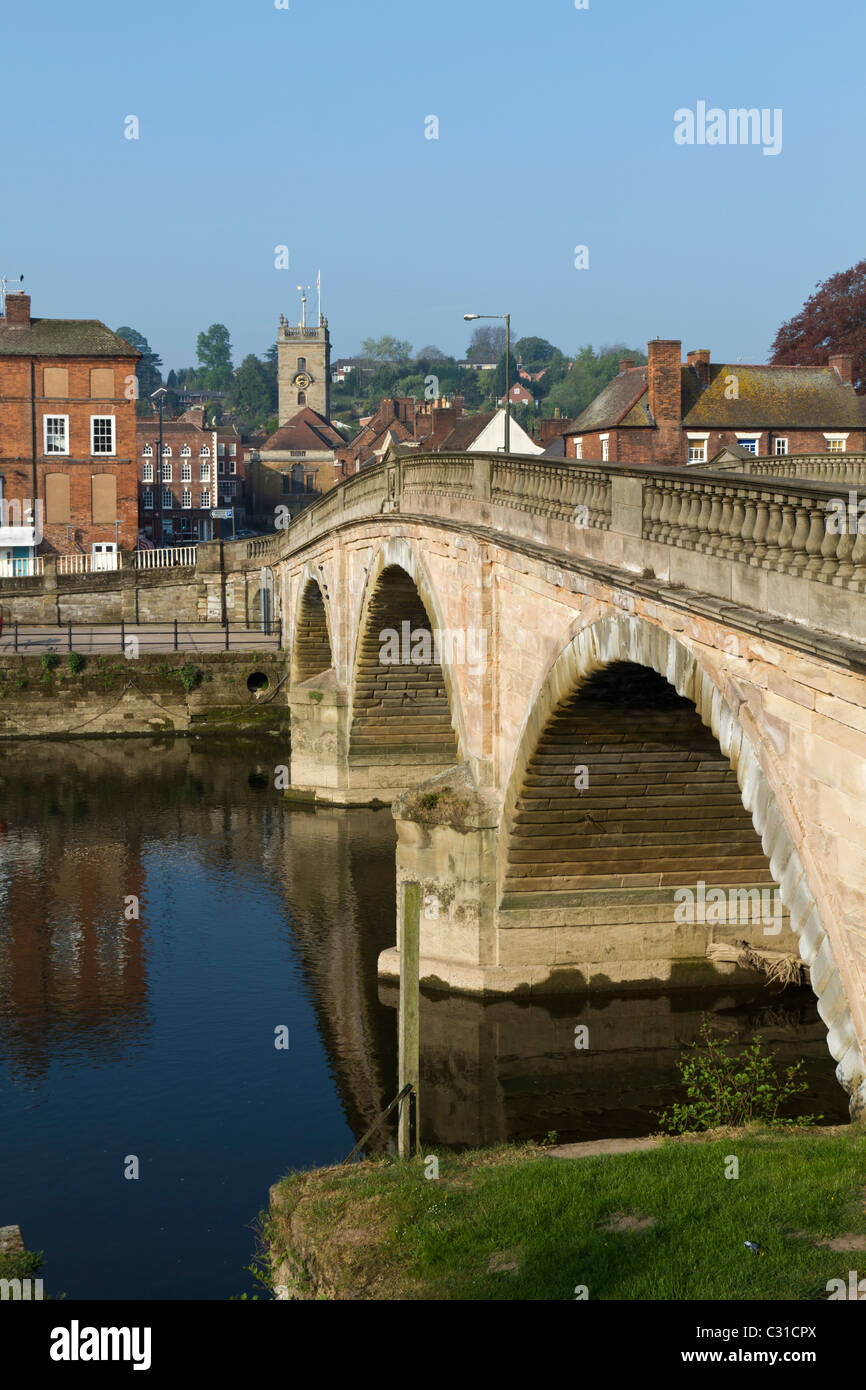 The bridge leading into the riverside market town of Bewdley in ...