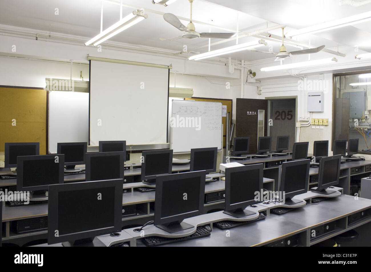 Computer lab school hi-res stock photography and images - Alamy