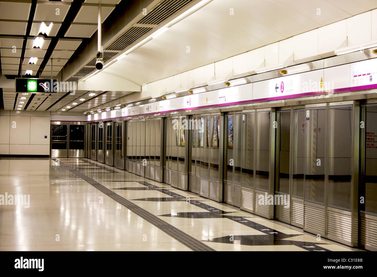 Glass roof inside interior rail hi-res stock photography and images - Alamy