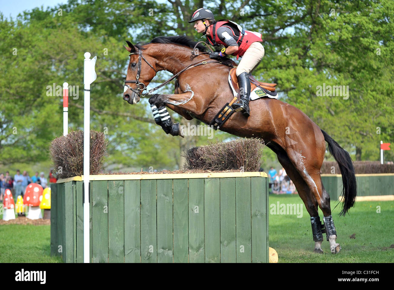 Stephanie Rhodes-Bosch (CAN) riding PORT AUTHORITY at fence 16 ...