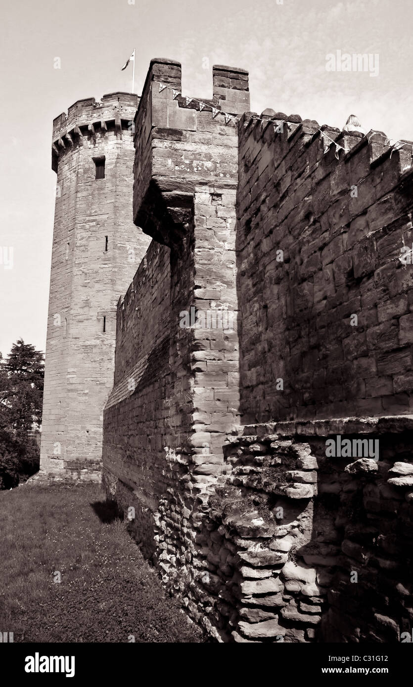 Nice toned monochrome image of the ramparts and tower at Warwick Castle ...