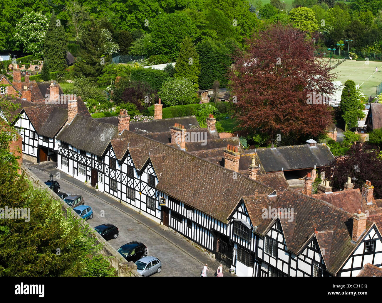 Elizabethan style buildings hi-res stock photography and images - Alamy