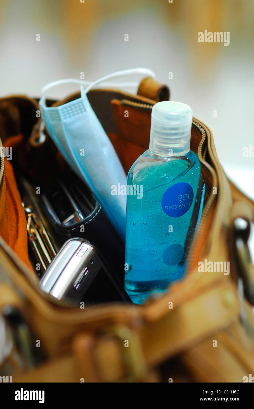 SURGICAL MASK AND AN ANTISEPTIC IN A HANDBAG, PREVENTION AND FIGHT ...