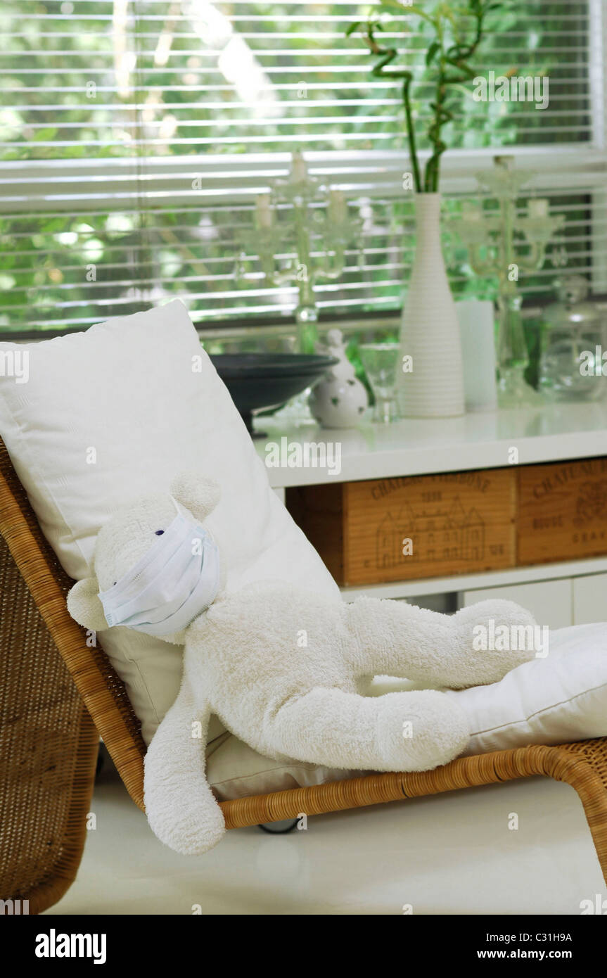 STUFFED BEAR WEARING A SURGICAL MASK, PREVENTION AND FIGHT AGAINST THE ...
