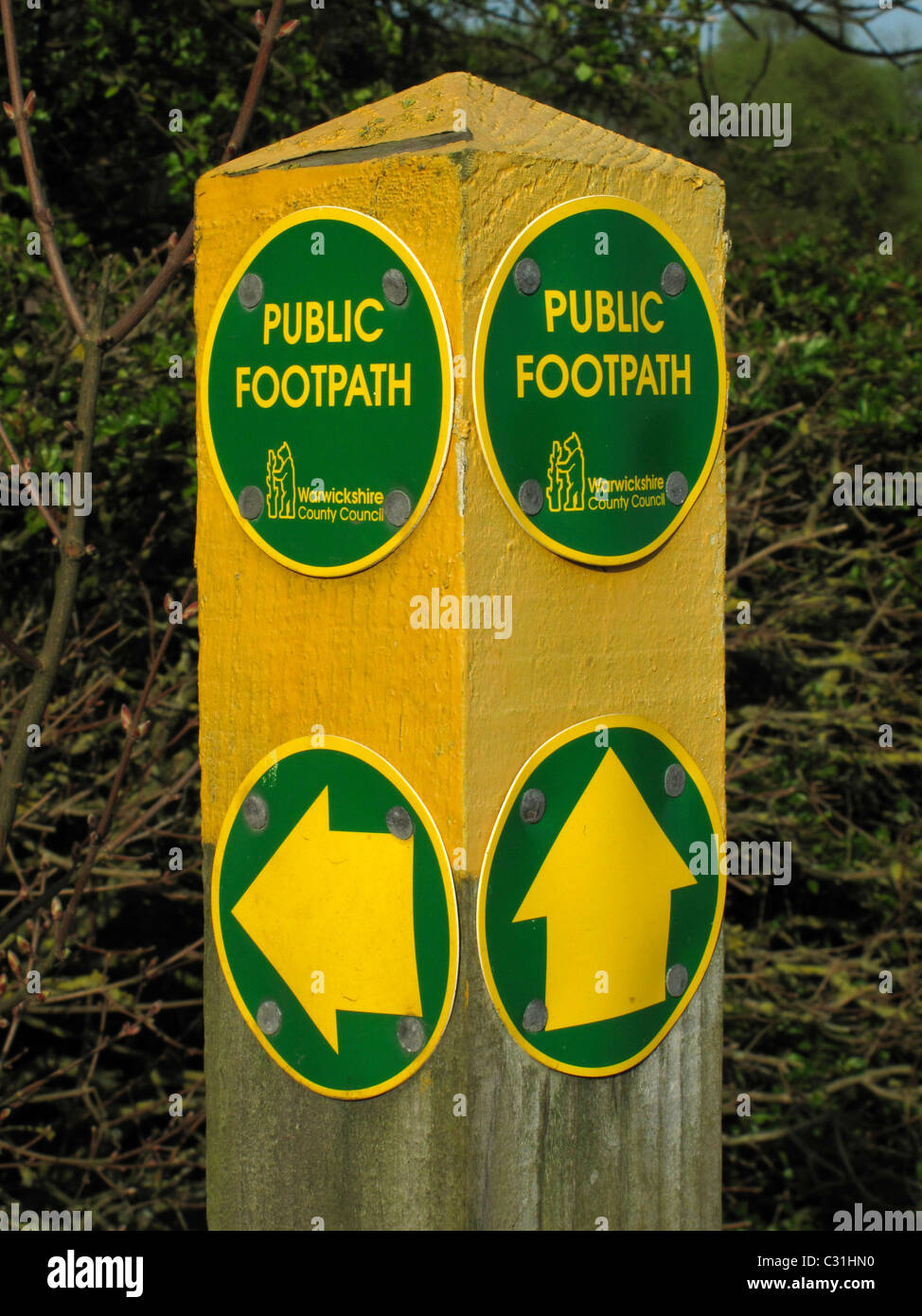 Public footpath sign, Warwickshire, England Stock Photo - Alamy
