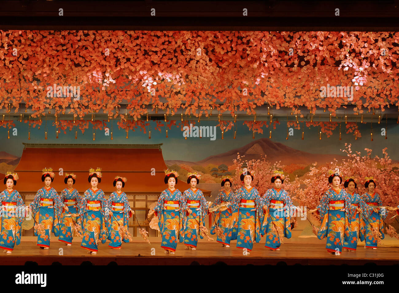 Miyako odori hi-res stock photography and images - Alamy