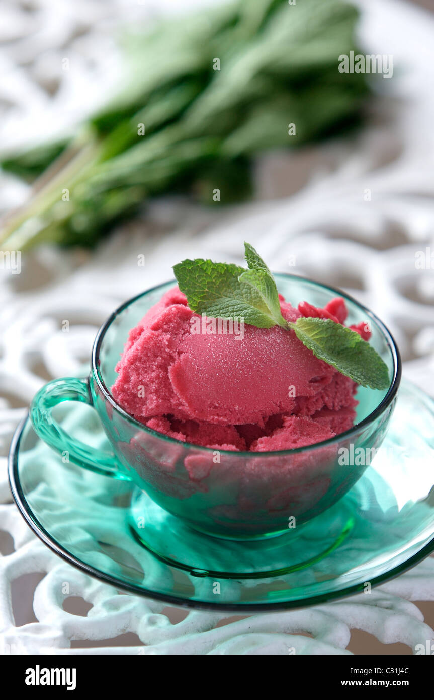 Bunch of mint hi-res stock photography and images - Alamy