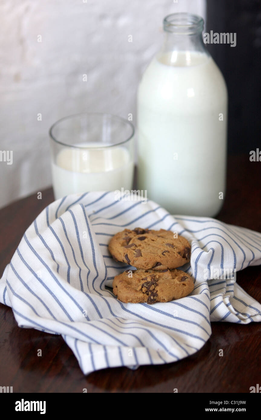 Classic snack milk and cookies Stock Photo - Alamy