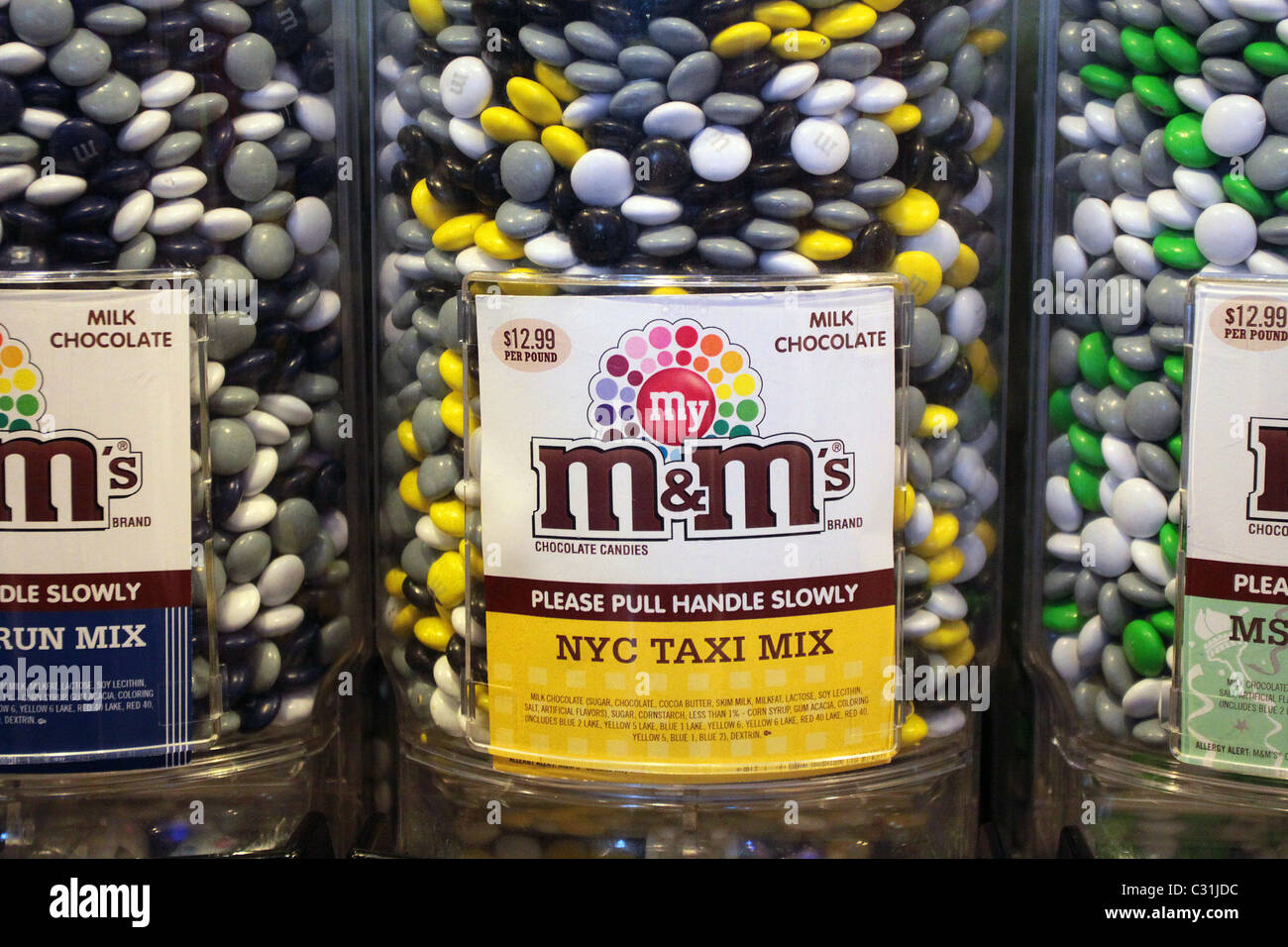 'NYC TAXI MIX', CANDY MACHINE IN A MM'S STORE, TIMES SQUARE, MIDTOWN ...