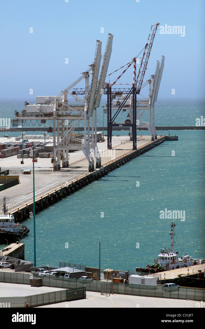CRANES IN THE PORT OF PORT ELIZABETH, EASTERN CAPE PROVINCE, SOUTH ...
