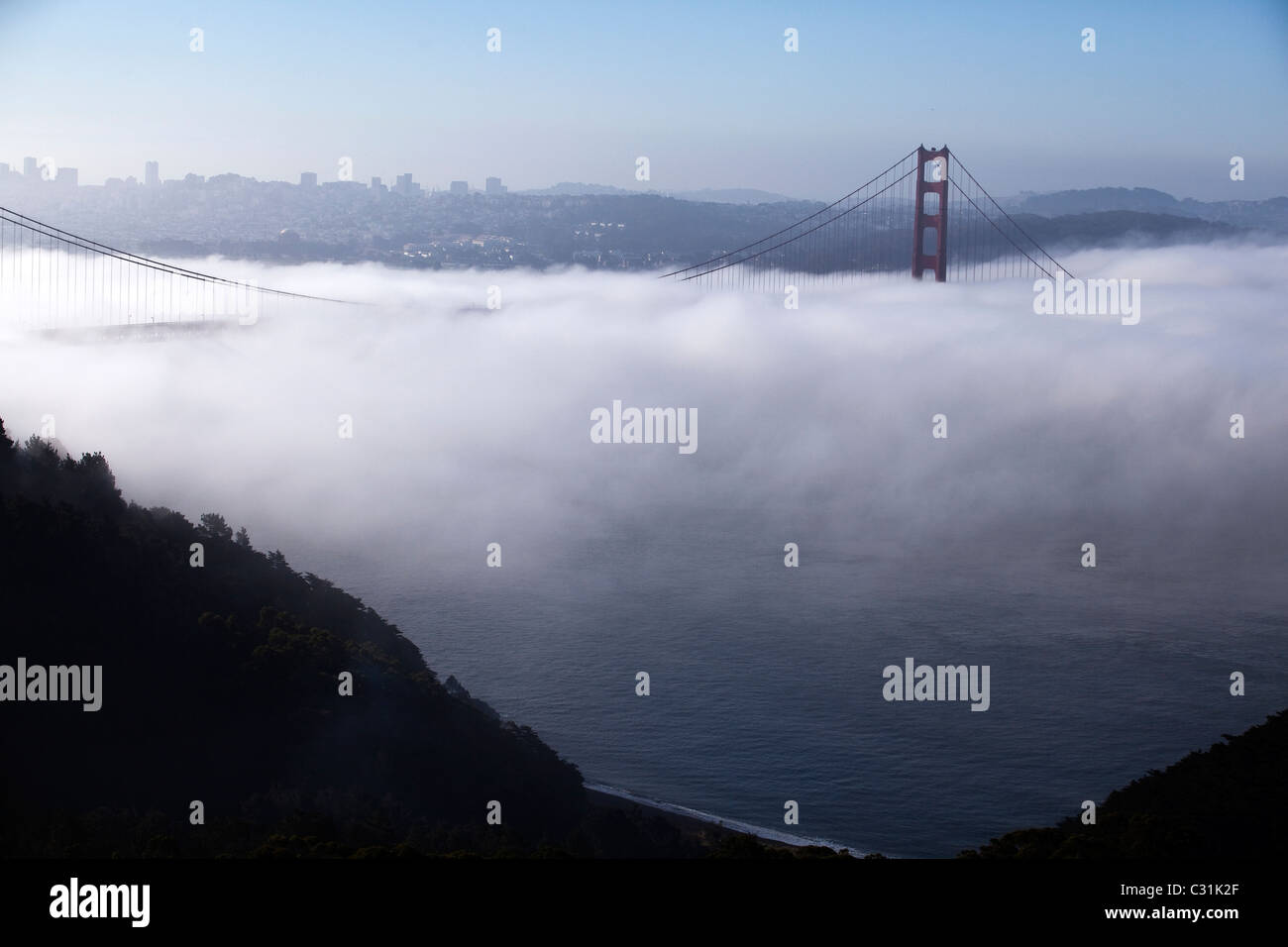 The magnificent and beautiful Golden Gate Bridge in San Francisco ...