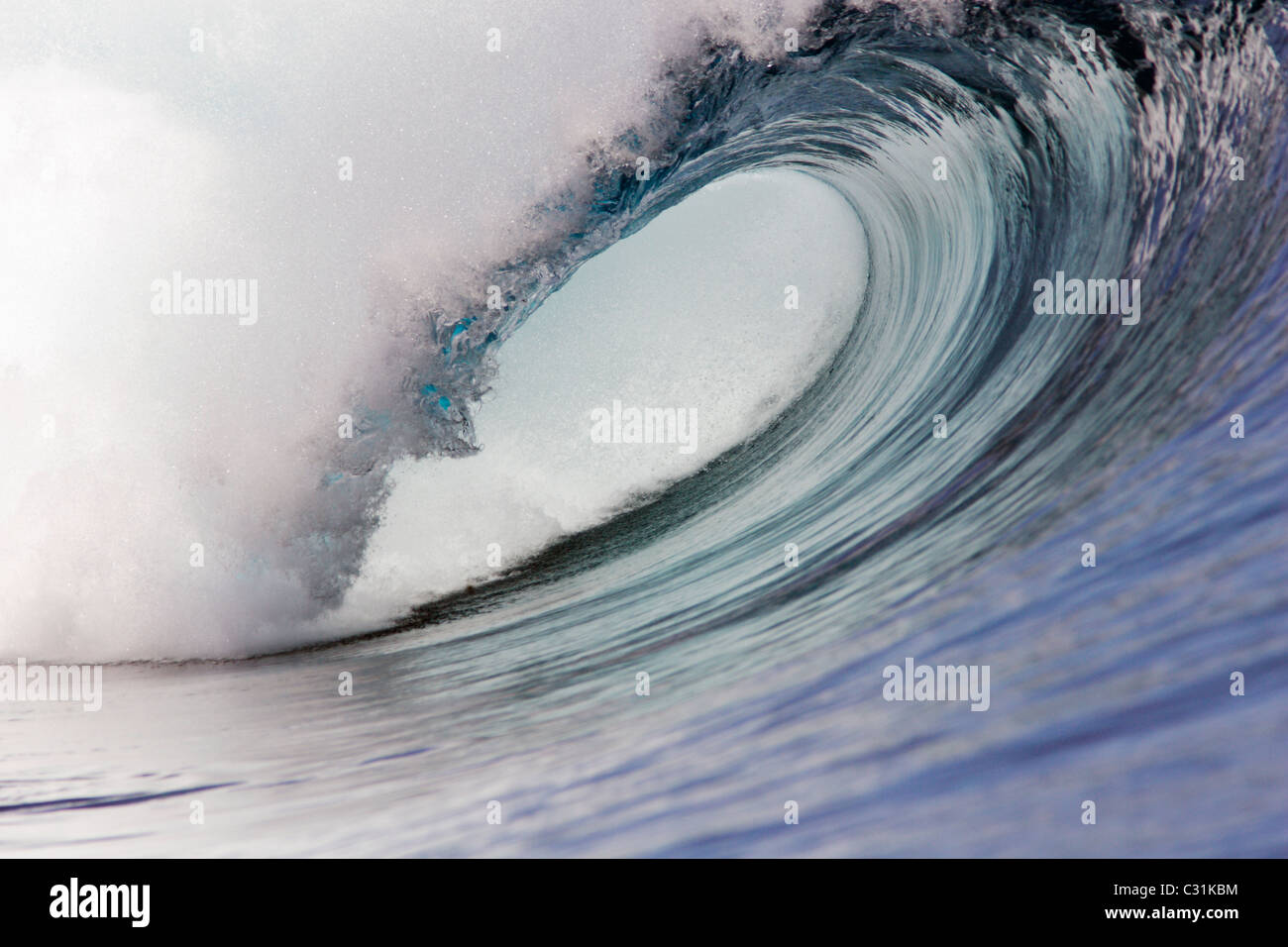 Empty wave at Fiji off the island of Tavarua Stock Photo - Alamy