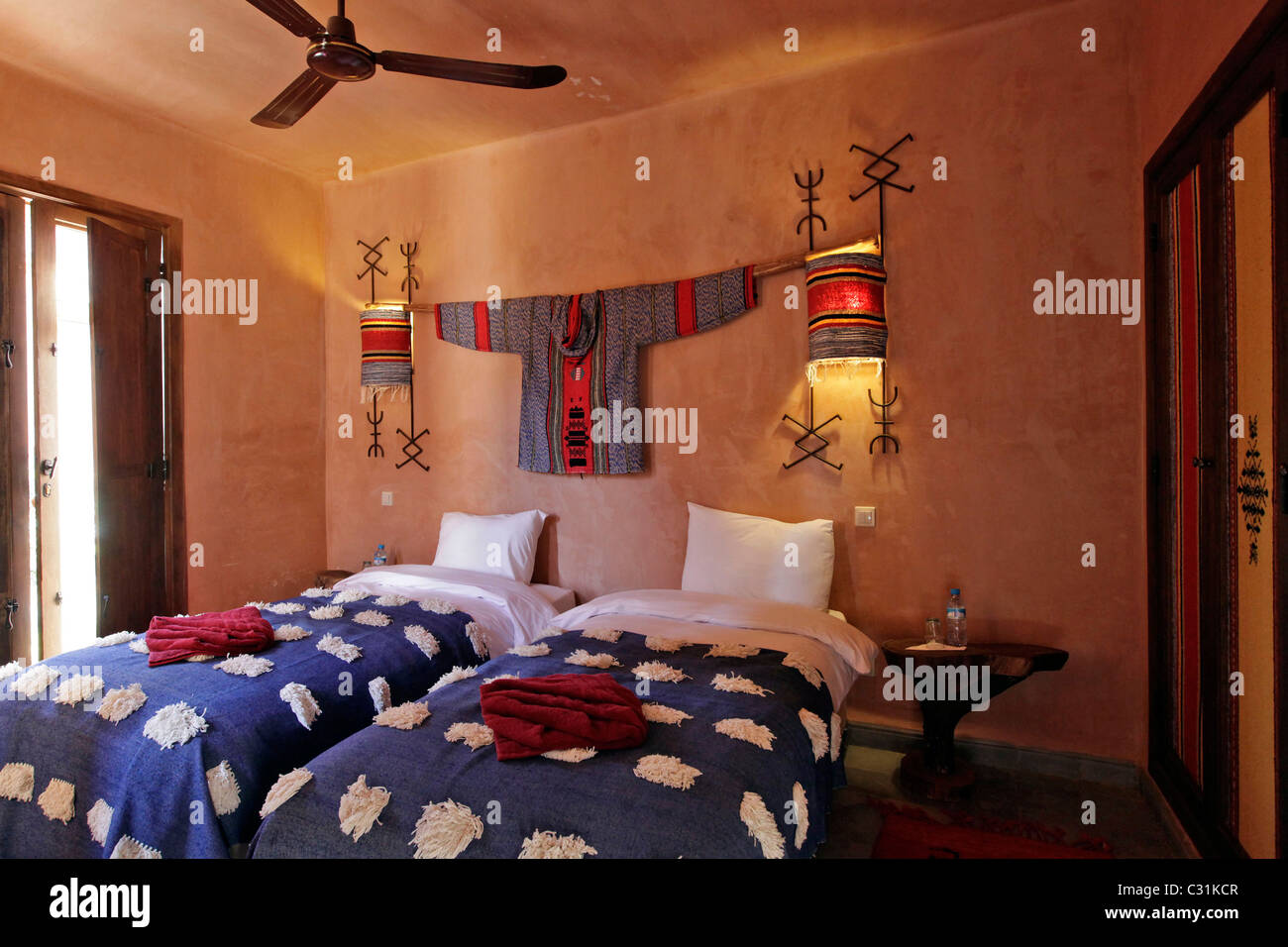 Earth lodge interior hi-res stock photography and images - Alamy