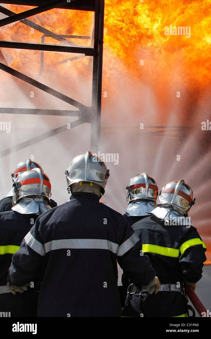 Loading hoses hi-res stock photography and images - Alamy