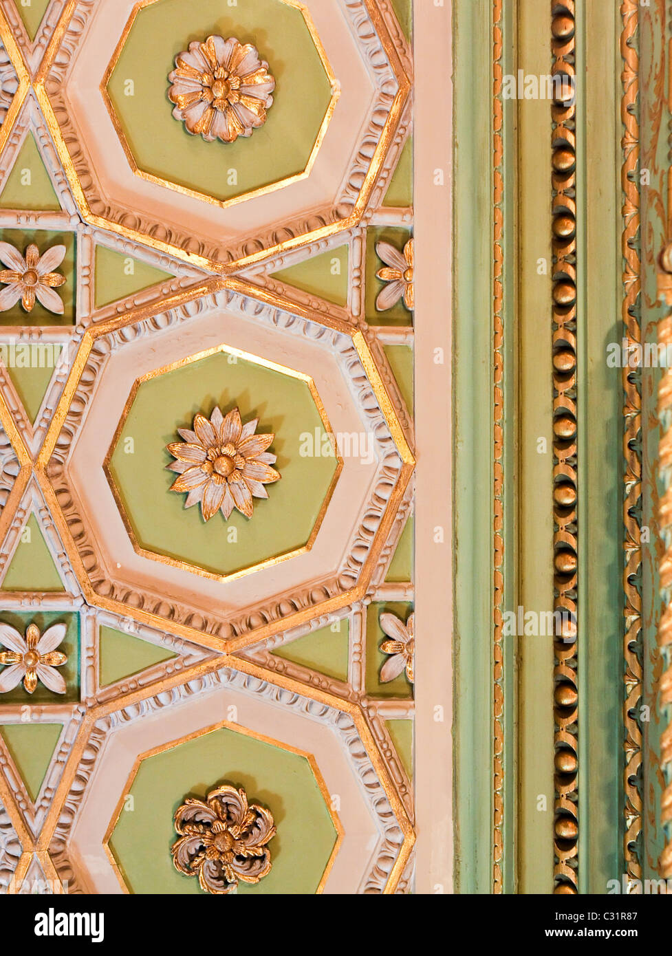 Ornate ceiling design Stock Photo - Alamy