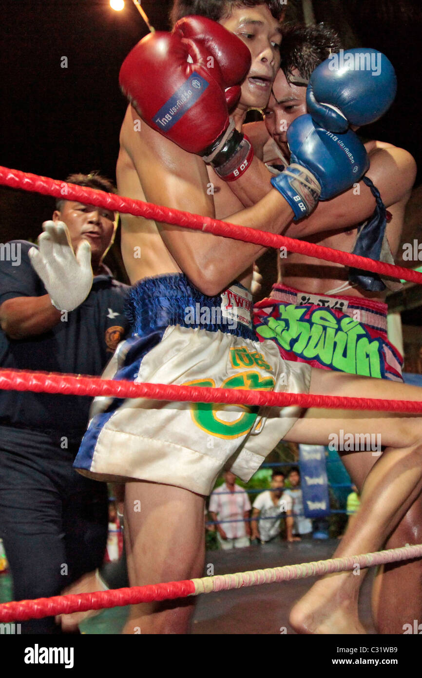 THAI BOXING MATCH IN THE EVENING AT THE CORAL HOTEL, BANG SAPHAN ...