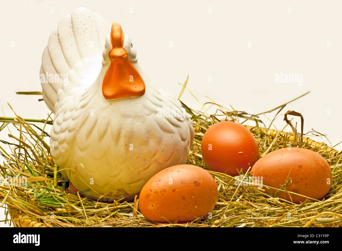 Hen egg nest hi-res stock photography and images - Alamy