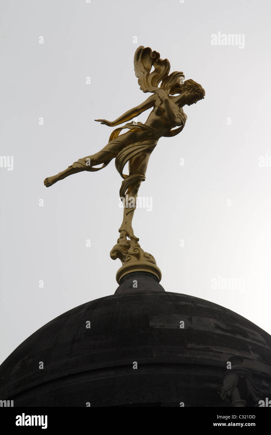 Gold statue Bank of england Threadneedle Street, Shakespeare’s Ariel ...
