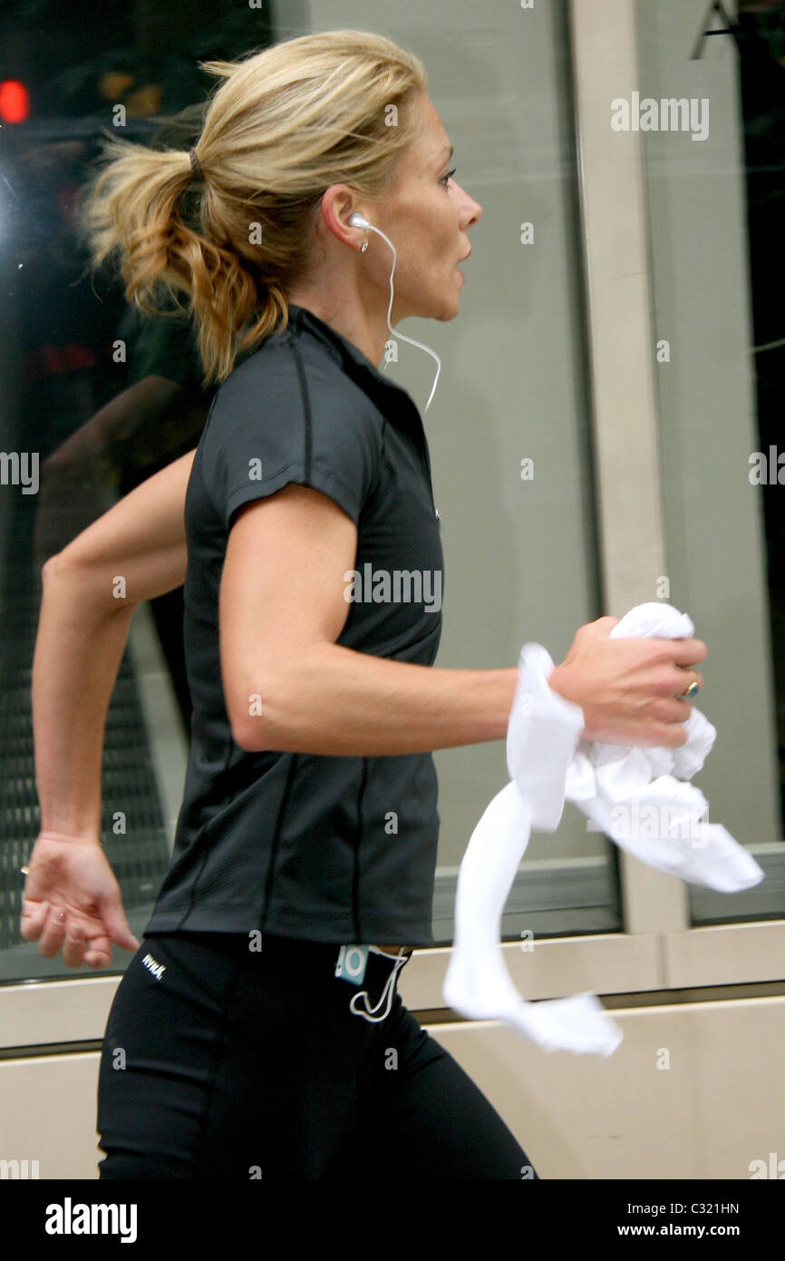 Kelly Ripa jogging back to ABC Studios where she films her show 'Live ...