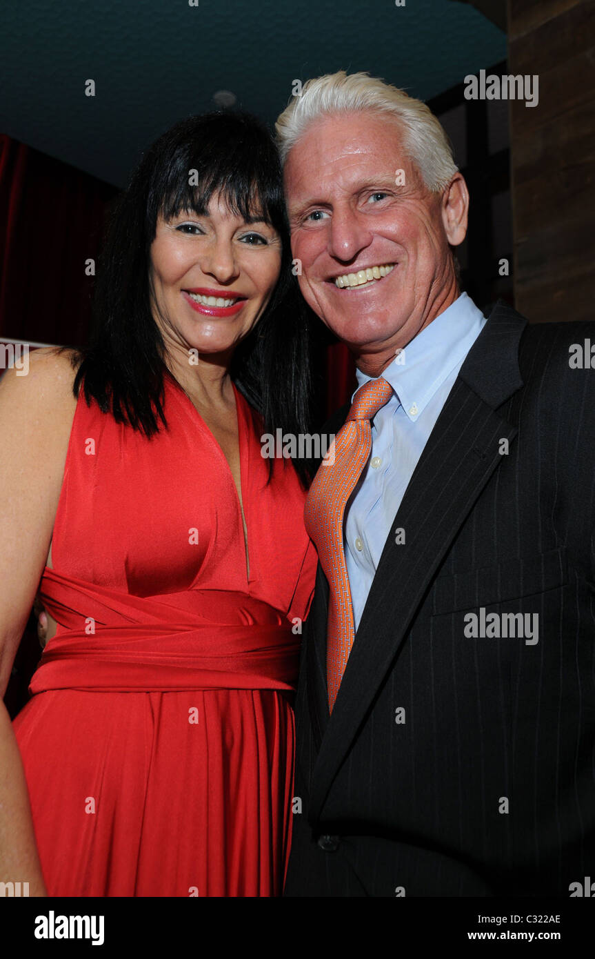 Sara Galloway and guest 2008 Friends Helping Friends Benefit at Hudson ...