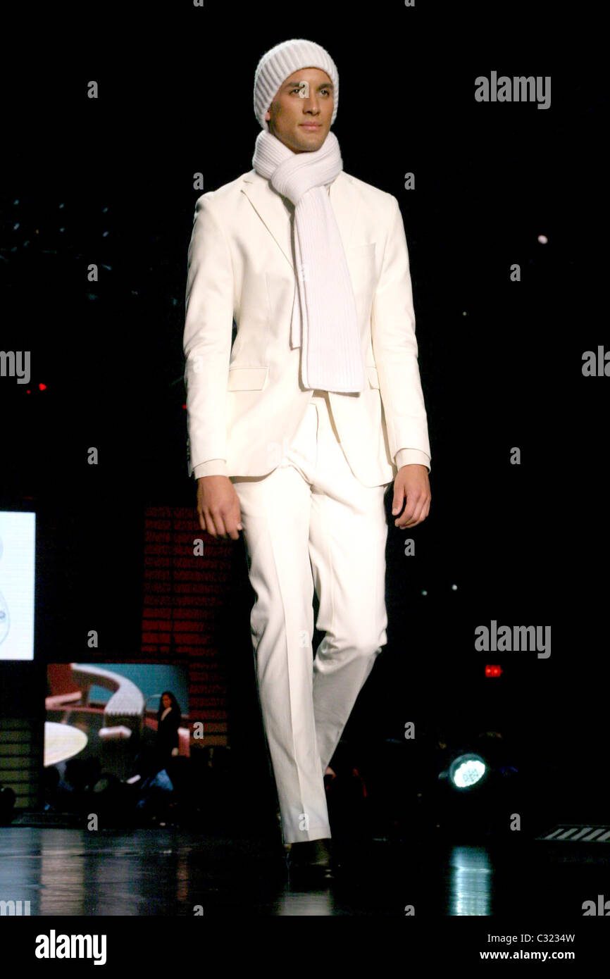 Model Macy's Passport 2008 Gala held at Barker Hangar - Inside Santa ...