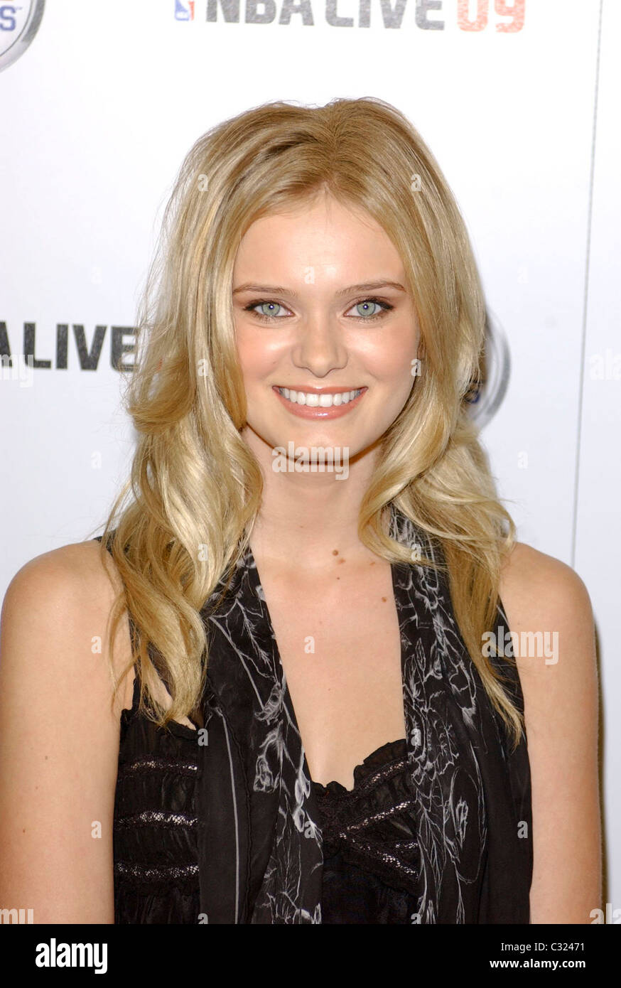 Sara Paxton Launch party for EA Sports video game NBA LIVE 09 at Beso ...