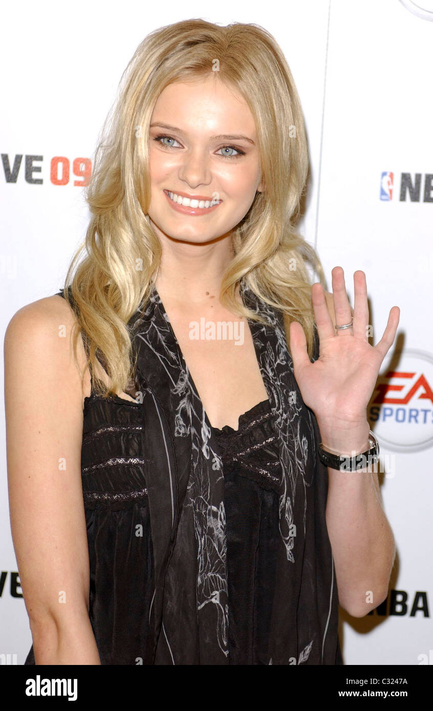Sara Paxton Launch party for EA Sports video game NBA LIVE 09 at Beso ...