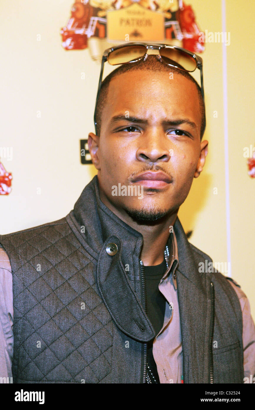 ***FILE PHOTO*** * T.I. SENTENCED, WILL REPORT TO JAIL IN MAY Rap ...