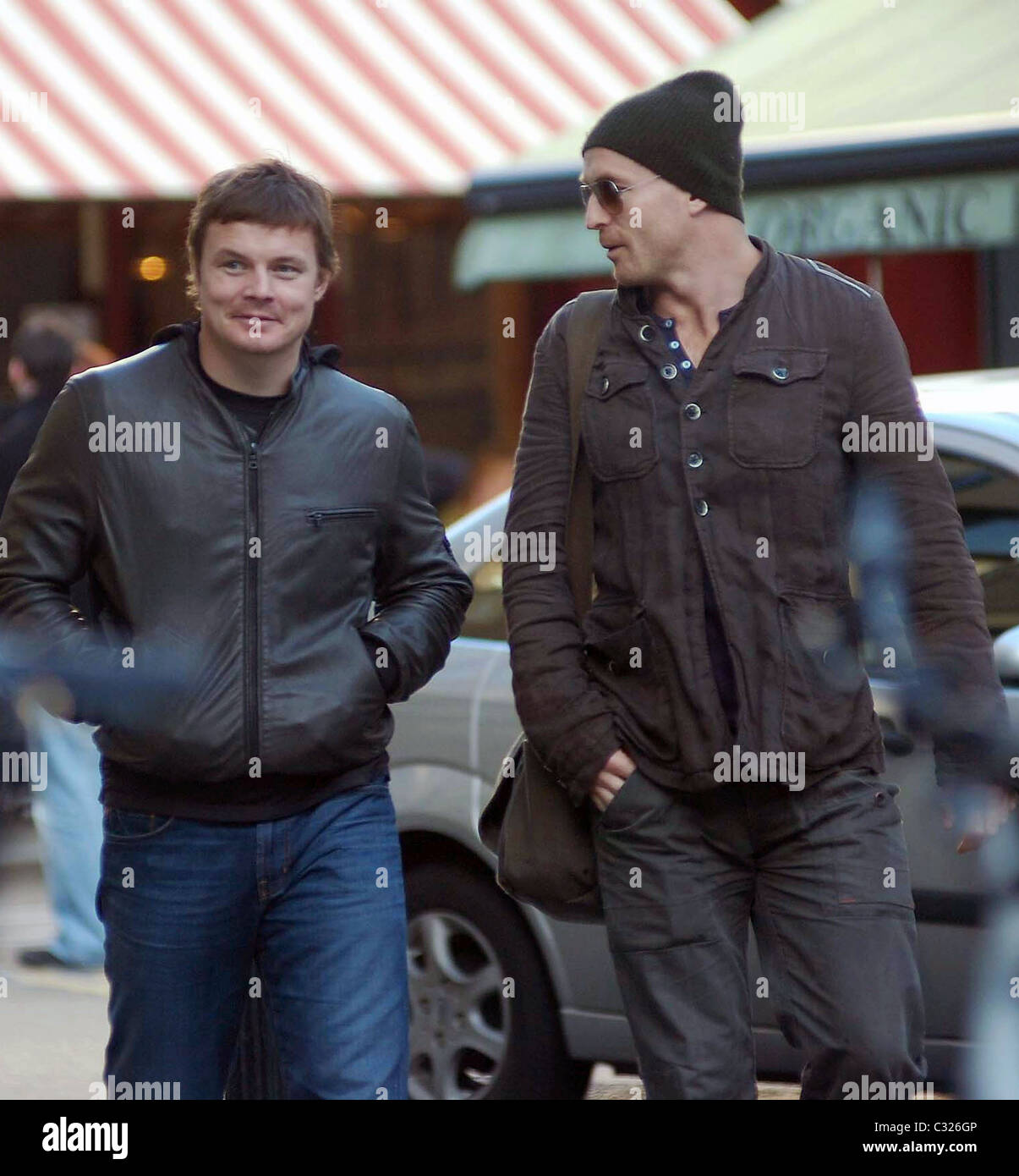 Irish rugby captain Brian O'Driscoll and retired rugby player Denis ...