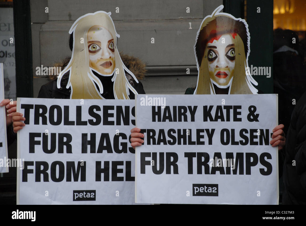 PETA stages a demonstration in front of Barnes & Noble where Mary Kate ...