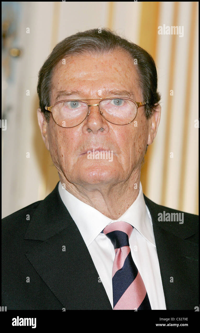 British actor Roger Moore awarded with the Order of Arts and Letters ...