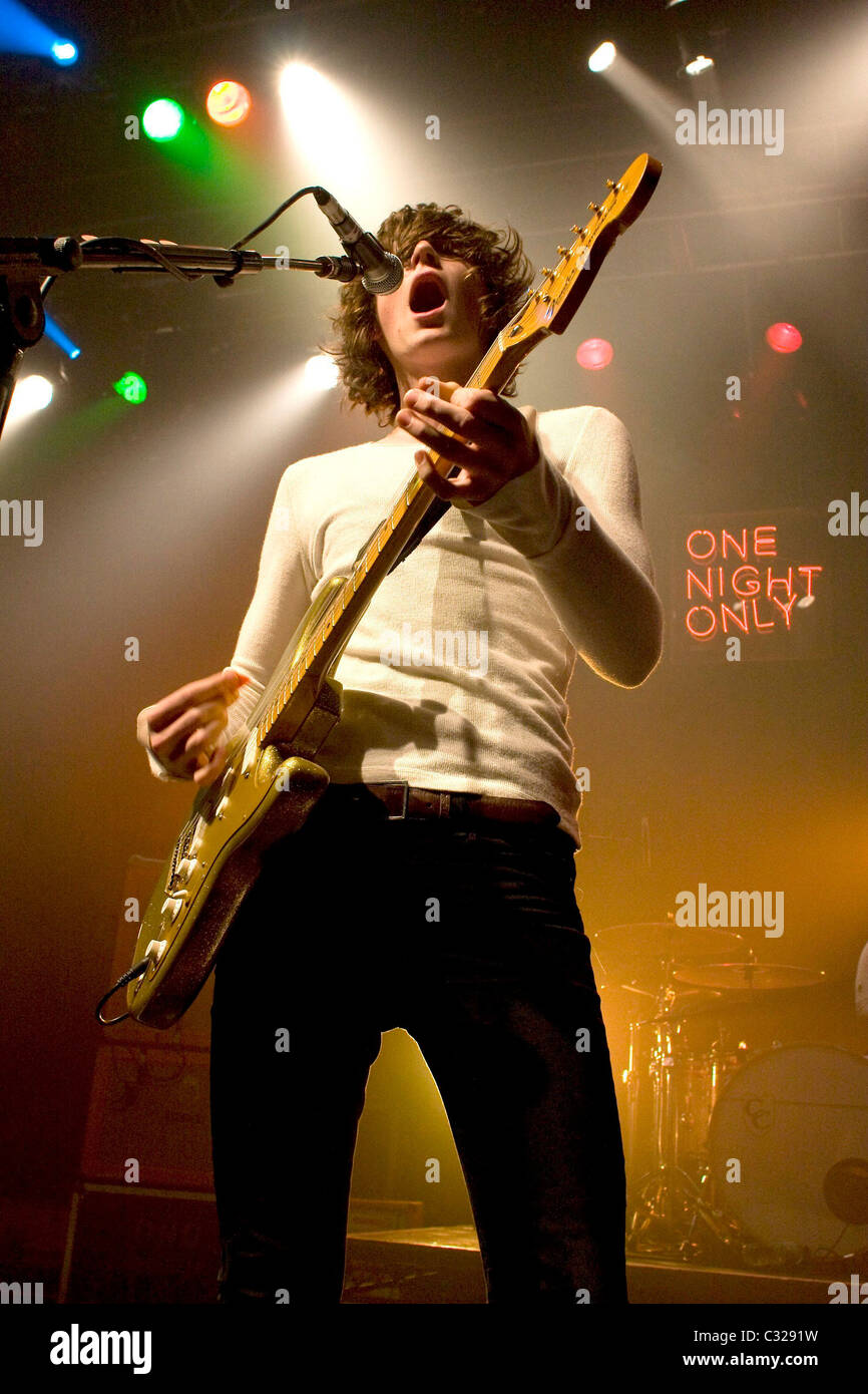 George craig one night only hi-res stock photography and images - Alamy