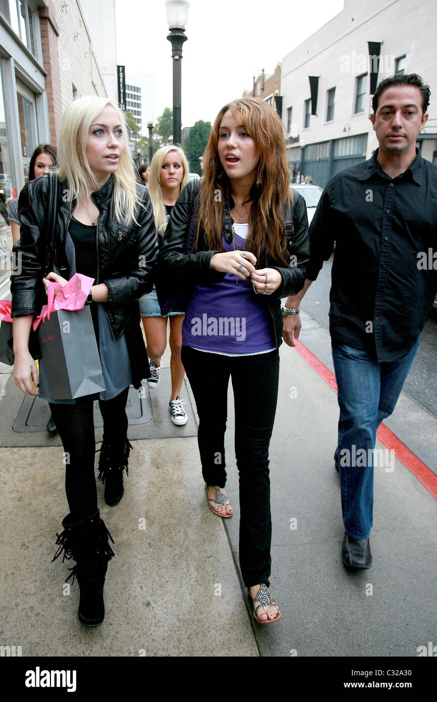 Miley cyrus friends hi-res stock photography and images - Alamy