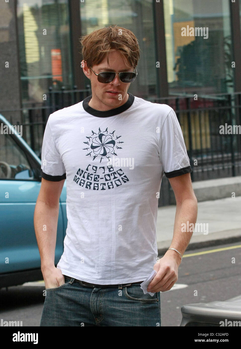 Kris Marshall leaving the BBC Radio One studios London, England - 30.10 ...