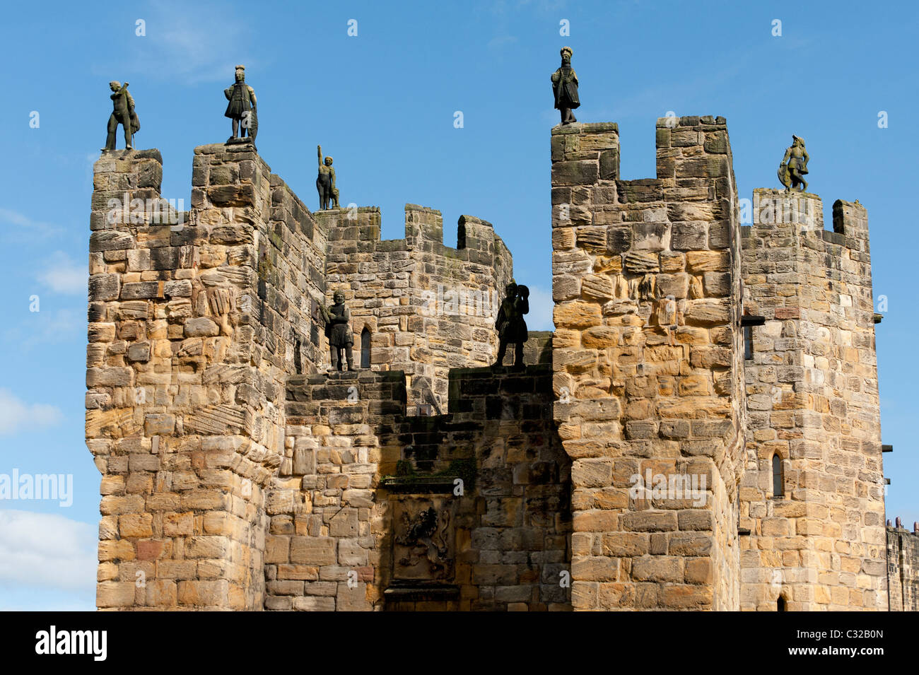 Alnwick Castle Barbican Stock Photo - Alamy
