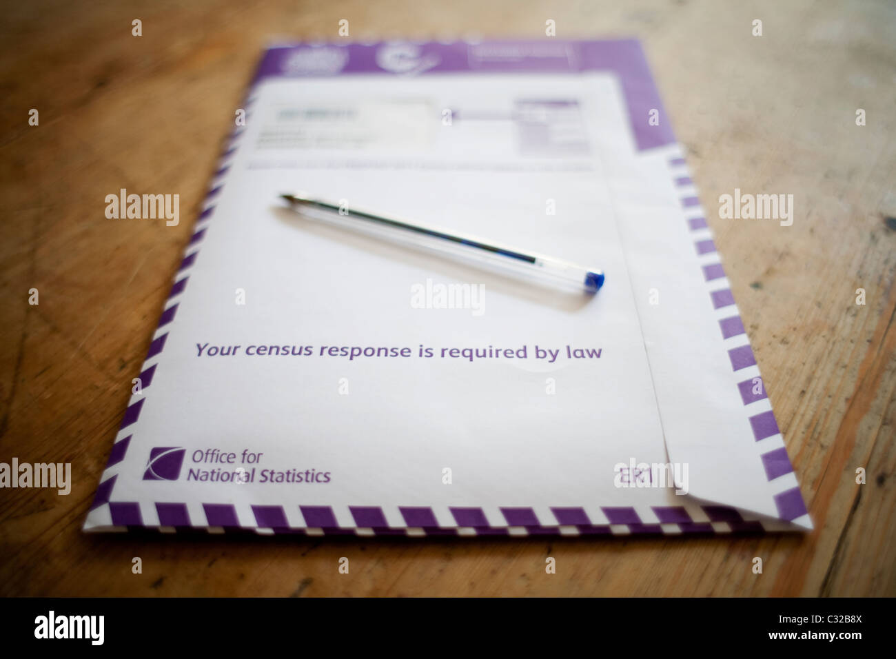 UK census form and pen Stock Photo - Alamy
