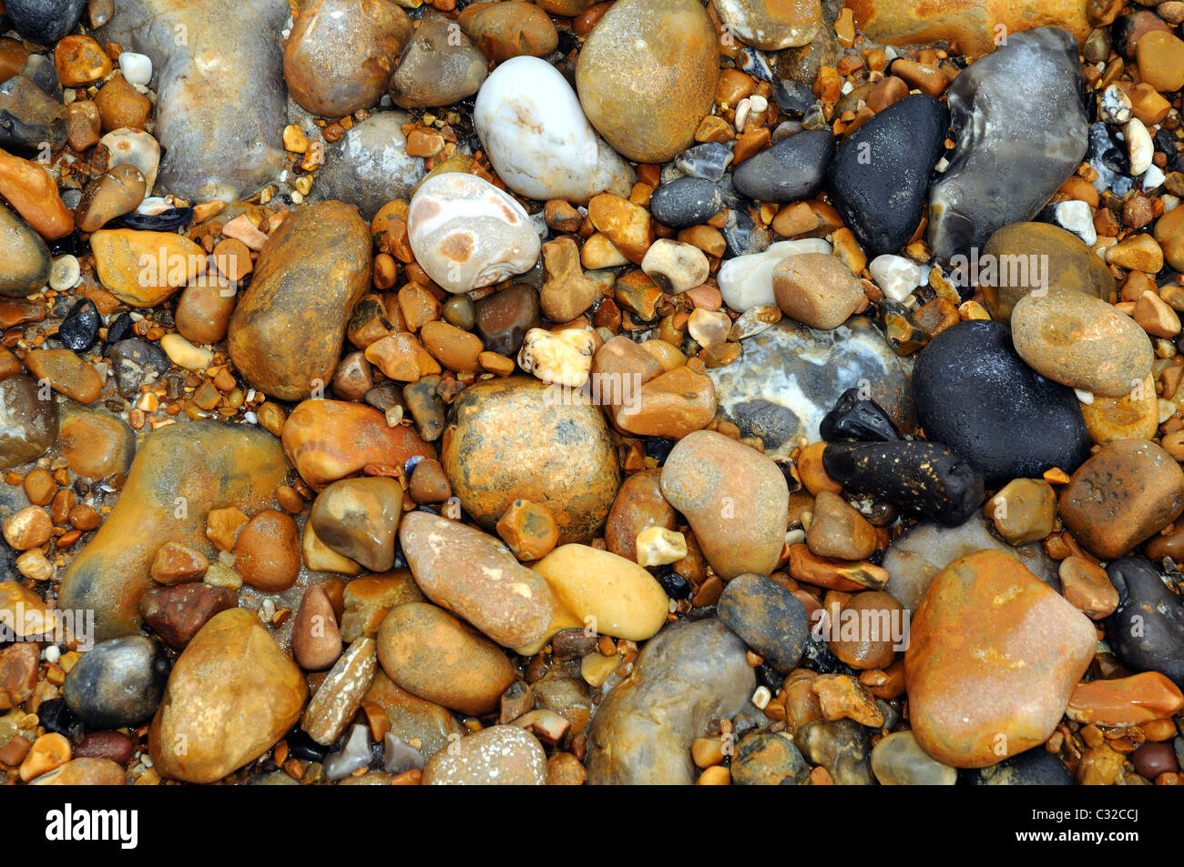 Pebbles and stones on the foreshore hi-res stock photography and images ...