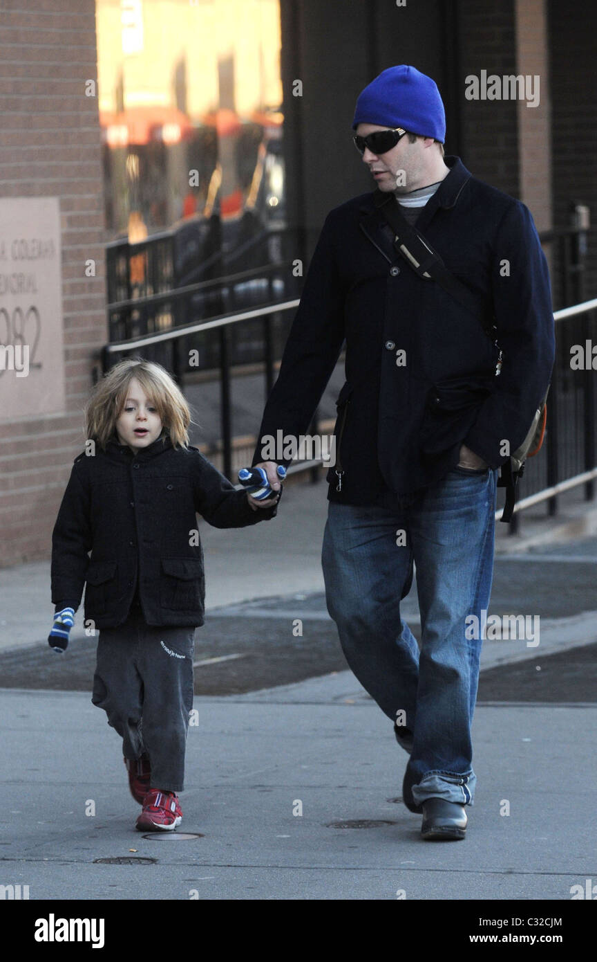 Matthew Broderick walking his son James Wilke Broderick to school New ...
