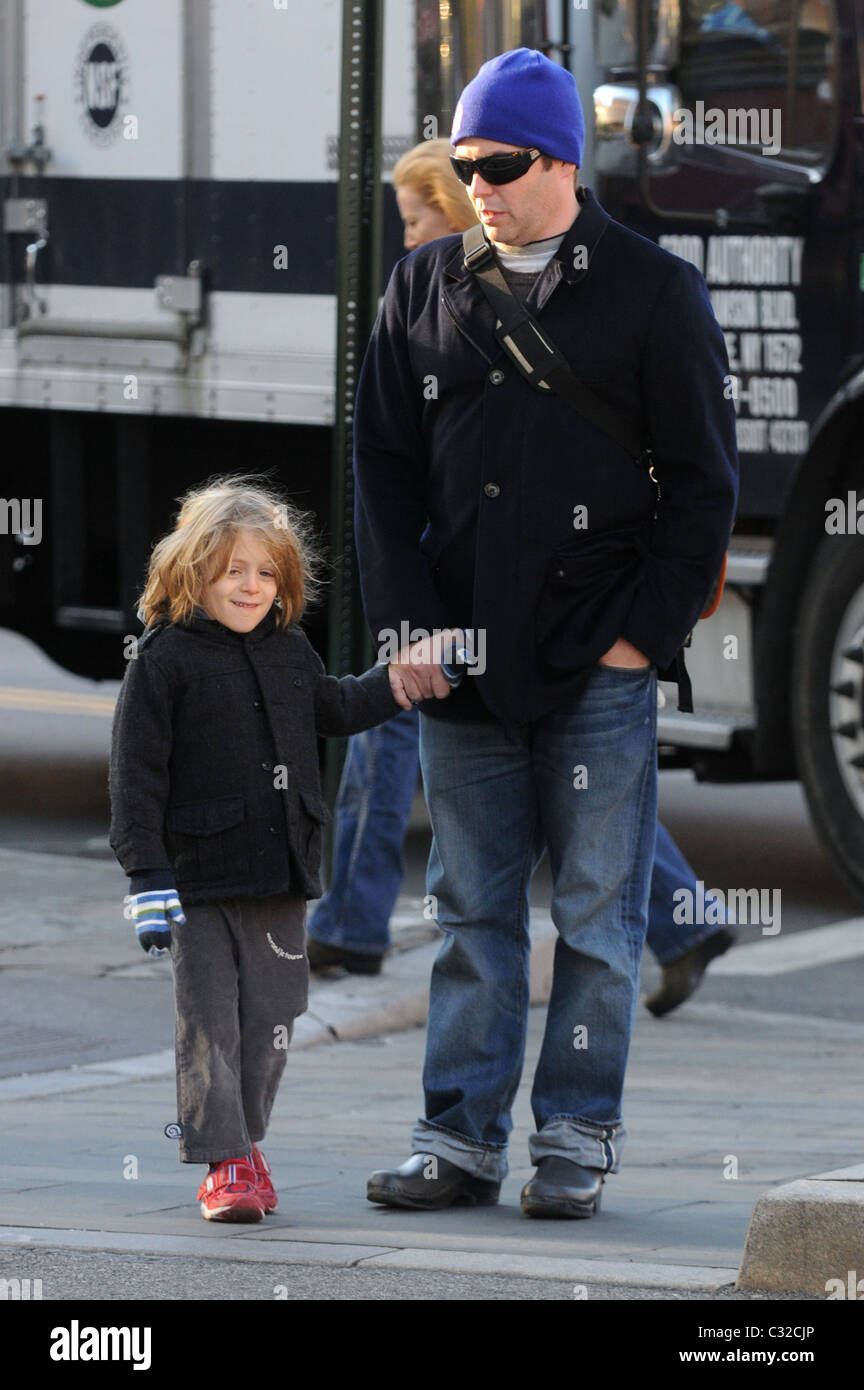 Matthew Broderick walking his son James Wilke Broderick to school New ...