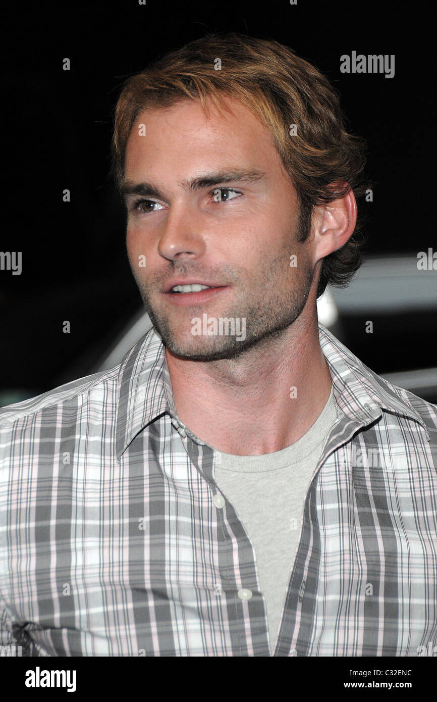 Sean William Scott arrives for a taping of TRL at the MTV Studios New ...